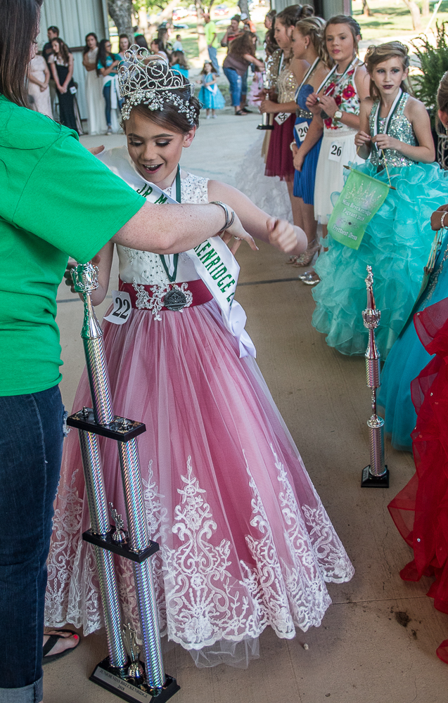 Layni Hinson crowned Miss Breckenridge at Frontier Days opening event ...