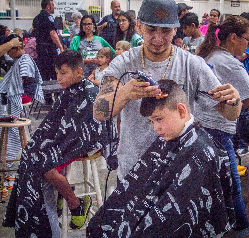 Parents and students get in back-to-school spirit at Buckaroo Bash ...