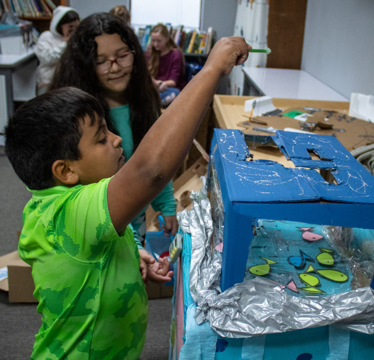 South Elementary Library turns into arcade as part of MakerSpace ...