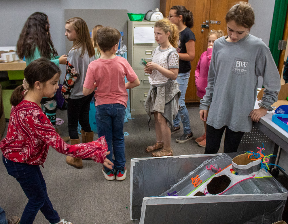 South Elementary Library turns into arcade as part of MakerSpace ...