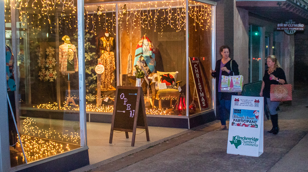 Mingle & Jingle, lighting of new community Christmas tree slated for ...