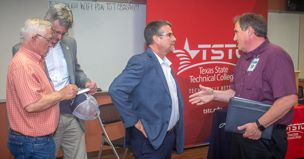 Perry, Rogers visit Breckenridge between legislative sessions ...