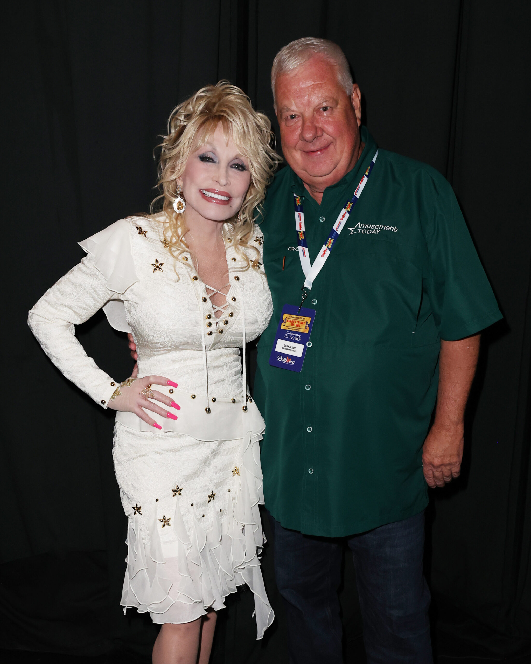 Former Breckenridge resident presents award to Dolly Parton ...