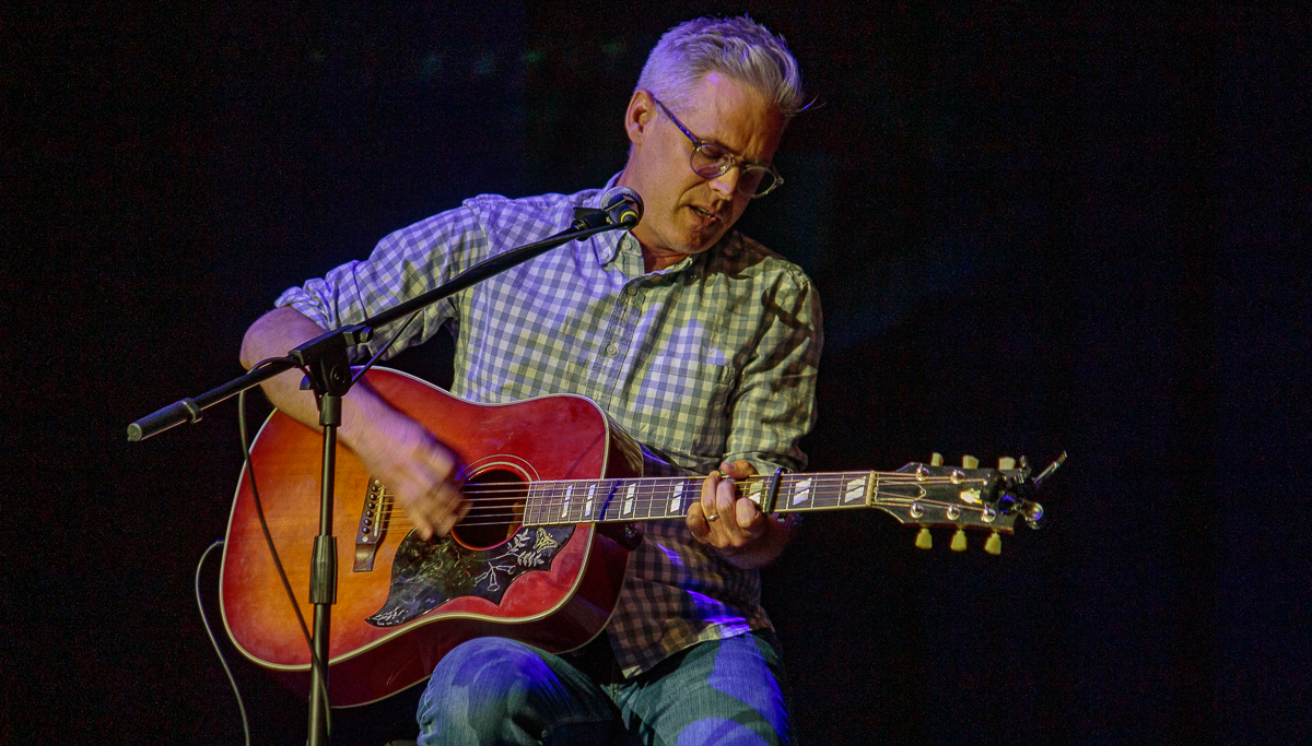 Brett Taylor & Friends entertain crowd at final concert in National ...