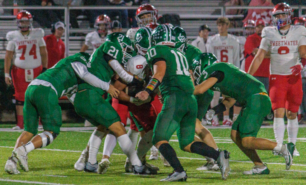 Buckaroos suffer frustrating loss to Sweetwater in final home game of ...
