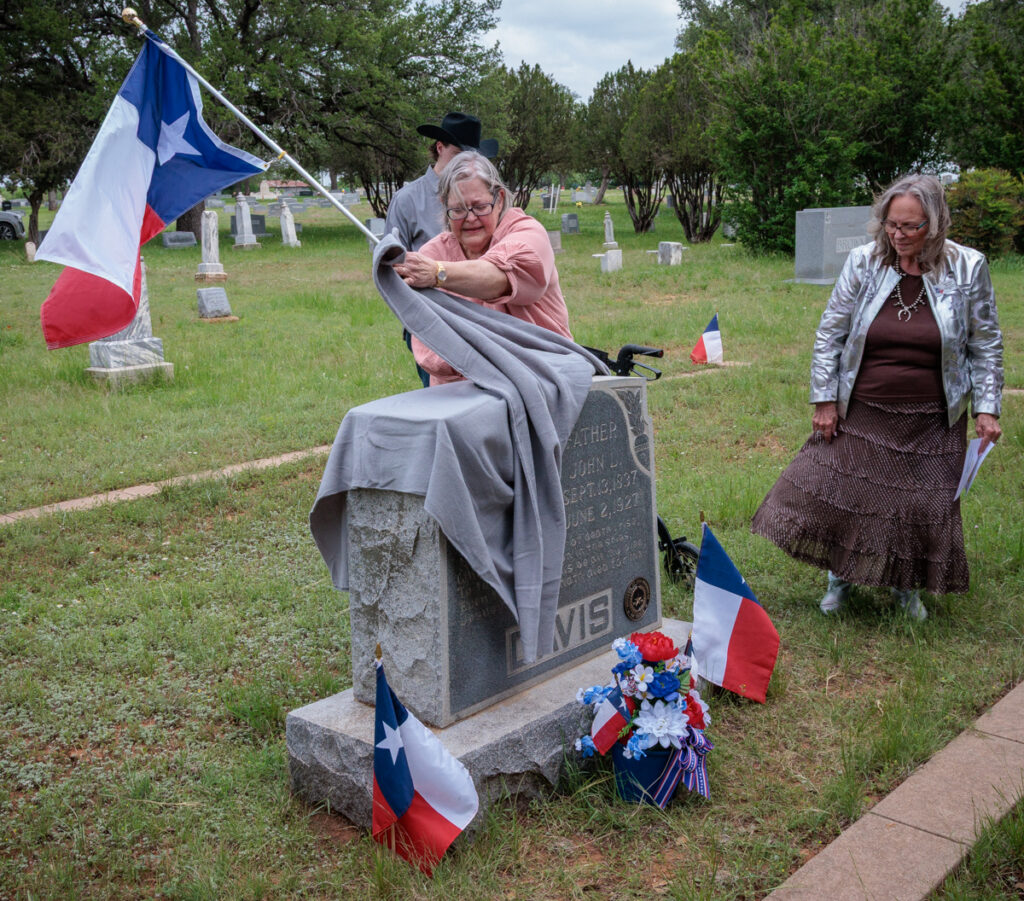 Daughters of Republic of Texas honor early Texas citizens in ...