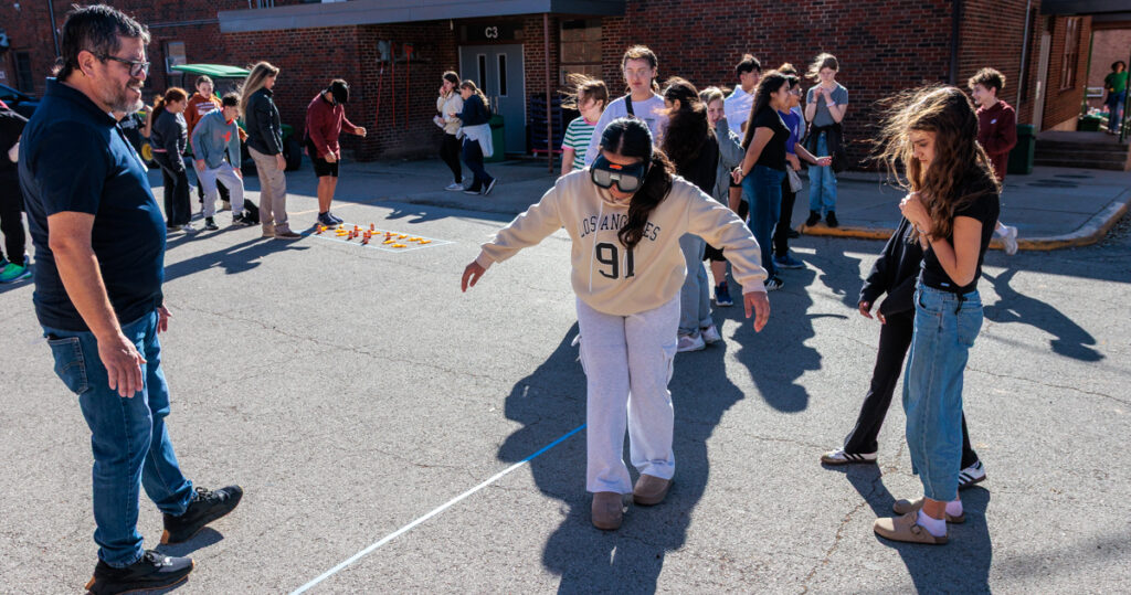 Local junior high kids don ‘drunk goggles’ to experience how alcohol ...